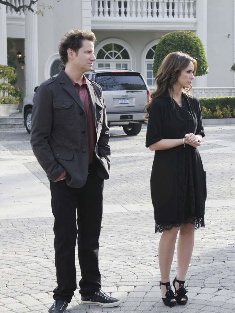 Entre fantasmas - T5 | SincroGuia TV