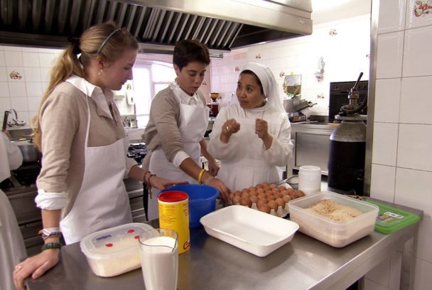 Quiero ser monja - T1 Ep 3 | SincroGuia TV